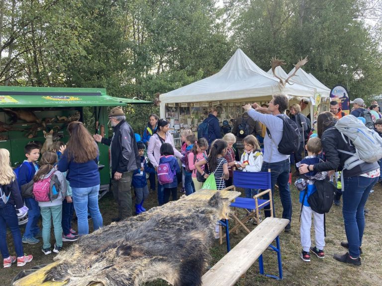 Laurentius Markt Usingen 2022. Bad Homburger und Usinger Jäger ...